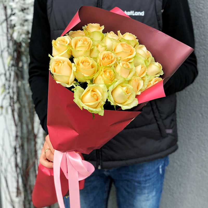 21 Peach Avalanche Roses ️ Buy a Bouquet Online