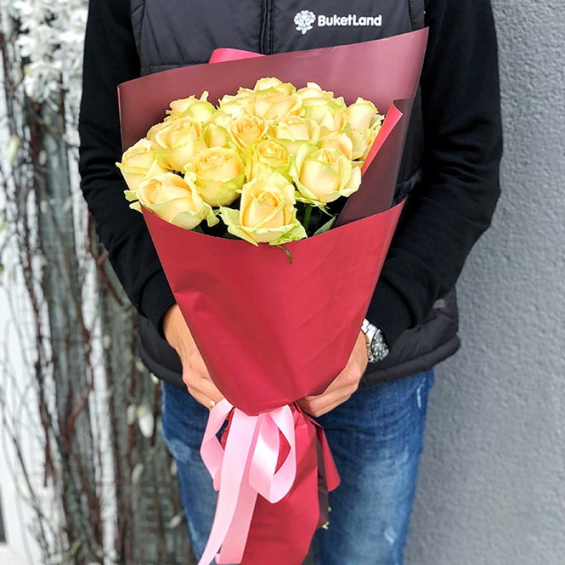 21 Peach Avalanche Roses ️ Buy a Bouquet Online