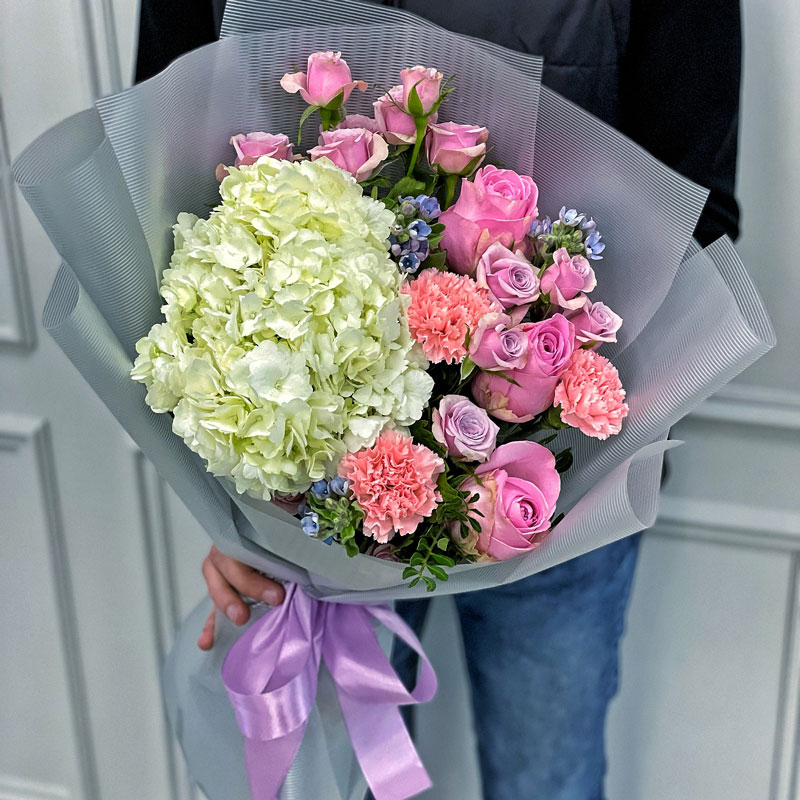 Buy exotic author’s bouquet «Alexandra» ️ Tenderness and style